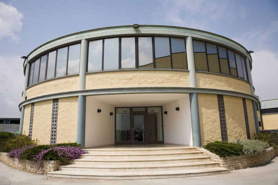 Worldwide spindle service